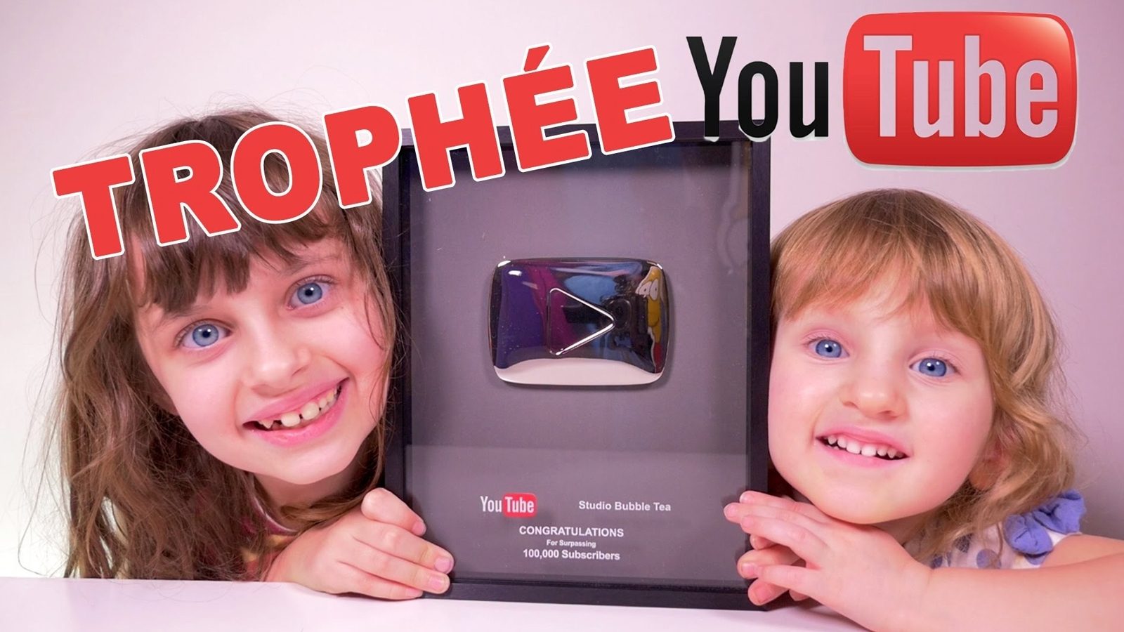 Les enfants youtubeurs font débat au sommet de l’État - Dexerto.fr
